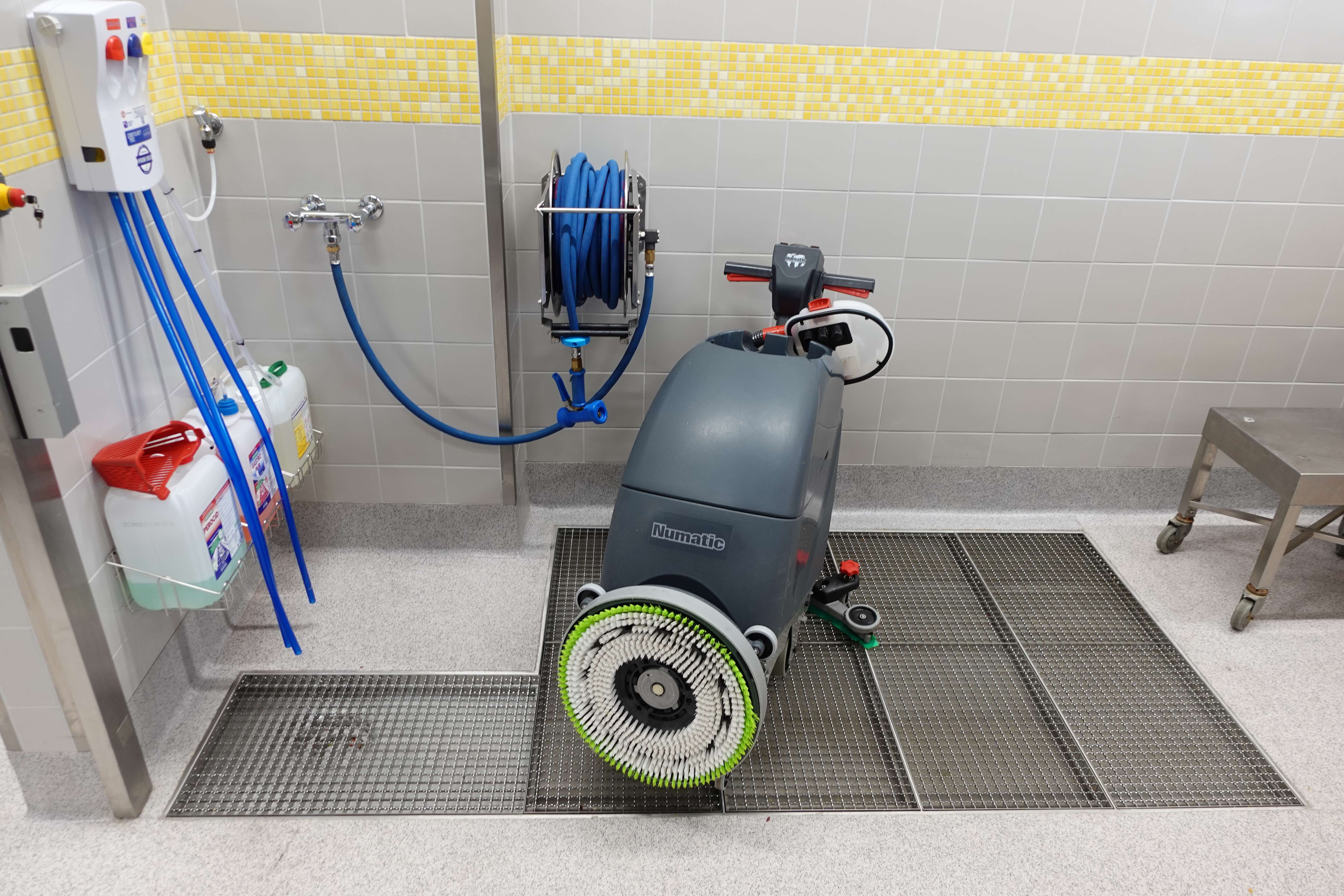 Drainage technology for commercial kitchens - KESSEL - mastering water